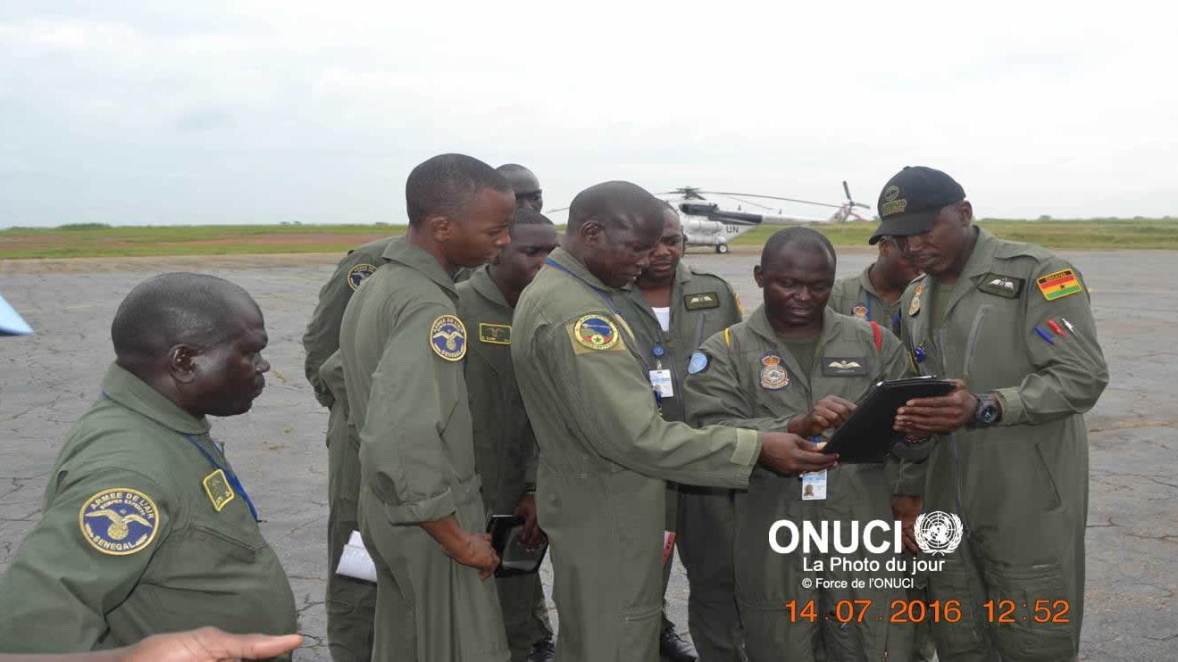 UNOCI’s Senegalese and Ghanaian military pilots preparing for the Quick ...